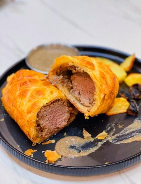 惠灵顿牛排怎么做_惠灵顿牛排需要哪些食材-第1张图片-山城妙识