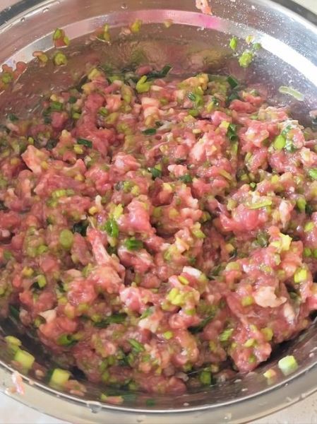 芹菜猪肉饺子馅怎么调_芹菜猪肉饺子馅的做法大全-第2张图片-山城妙识