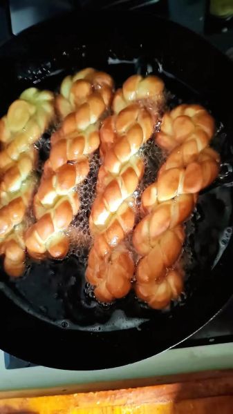 怎样做麻花又脆又酥_麻花酥脆不硬的秘诀-第2张图片-山城妙识 怎样做麻花又脆又酥_麻花酥脆不硬的秘诀-第2张图片-山城妙识