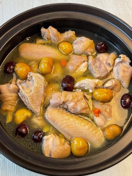 毛栗子炖鸡块怎么做_毛栗子炖鸡块需要焯水吗-第1张图片-山城妙识