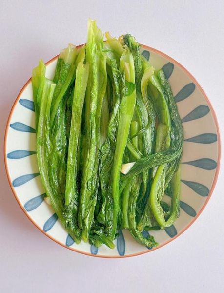 油麦菜怎么炒好吃_油麦菜焯水还是直接炒-第3张图片-山城妙识