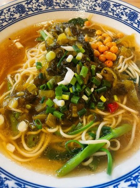 酸菜面条怎么做_酸菜面条的家常做法-第1张图片-山城妙识