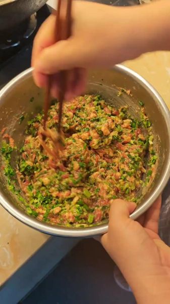 芹菜馅最佳搭配_芹菜饺子馅怎么调才香-第3张图片-山城妙识