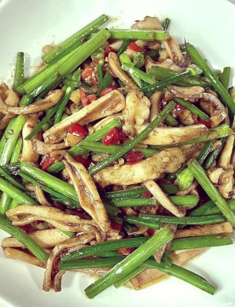 鱿鱼炒韭菜花怎么做_鱿鱼炒韭菜花用焯水吗-第2张图片-山城妙识 鱿鱼炒韭菜花怎么做_鱿鱼炒韭菜花用焯水吗-第2张图片-山城妙识