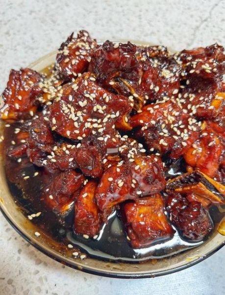 话梅排骨是哪的菜_话梅排骨属于哪个菜系-第1张图片-山城妙识