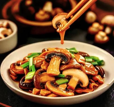 香菇炒肉最正宗的做法_香菇炒肉怎么炒才嫩-第2张图片-山城妙识