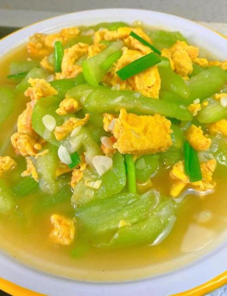 家常丝瓜怎么做好吃_丝瓜炒蛋还是清炒更香-第1张图片-山城妙识