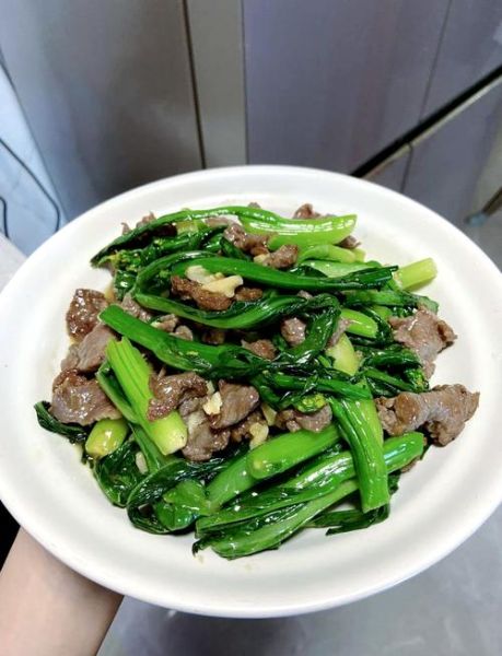 菜心炒肉怎么做_菜心炒肉先炒肉还是先炒菜心-第1张图片-山城妙识 菜心炒肉怎么做_菜心炒肉先炒肉还是先炒菜心-第1张图片-山城妙识