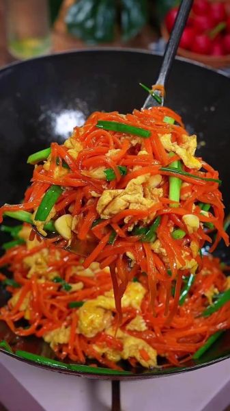 胡萝卜炒鸡蛋不能和什么一起吃_哪些人不能吃-第2张图片-山城妙识