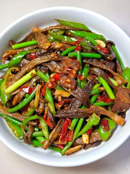 新鲜花菇怎么做好吃_花菇炒肉的做法步骤-第2张图片-山城妙识