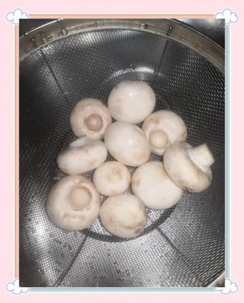 双孢菇用焯水吗_焯水后营养会流失吗-第2张图片-山城妙识 双孢菇用焯水吗_焯水后营养会流失吗-第2张图片-山城妙识