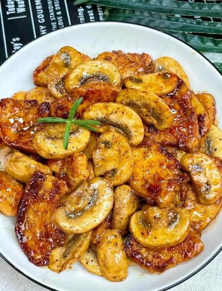 口蘑炒肉怎么做好吃_口蘑炒肉的家常做法-第2张图片-山城妙识