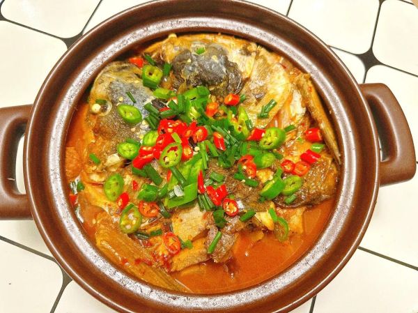 啤酒炖鱼头怎么做_啤酒炖鱼头家常做法-第1张图片-山城妙识