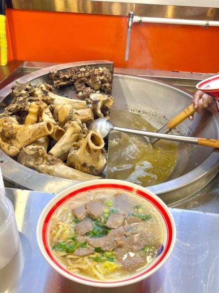 牛骨头汤怎么熬才白_牛骨头汤怎么做不腥-第1张图片-山城妙识