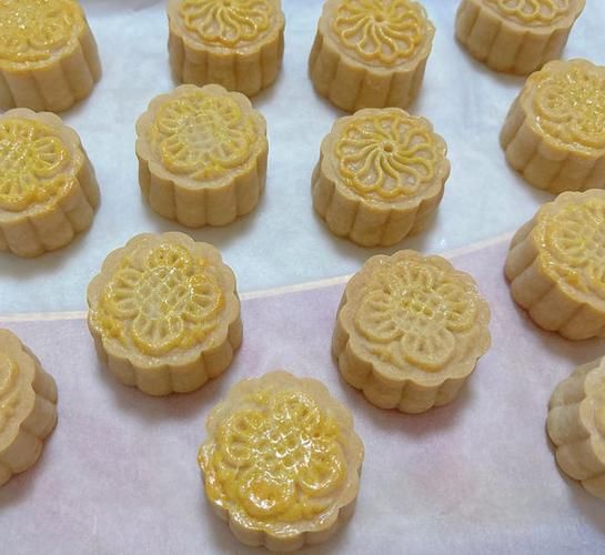 莲蓉是什么材料做成的_莲蓉馅为什么甜而不腻-第2张图片-山城妙识 莲蓉是什么材料做成的_莲蓉馅为什么甜而不腻-第2张图片-山城妙识