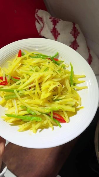 单独炒土豆怎么炒_炒土豆丝不粘锅技巧-第2张图片-山城妙识