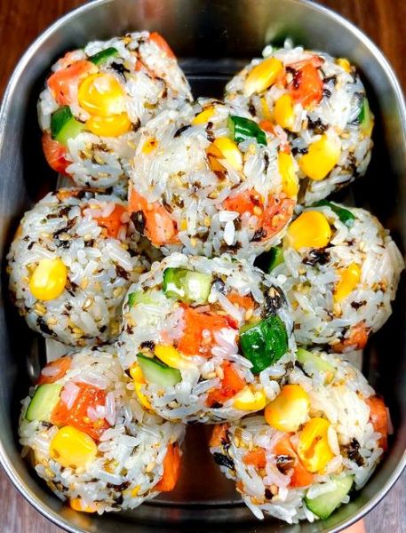 简易饭团怎么做_饭团用剩米饭可以吗-第2张图片-山城妙识