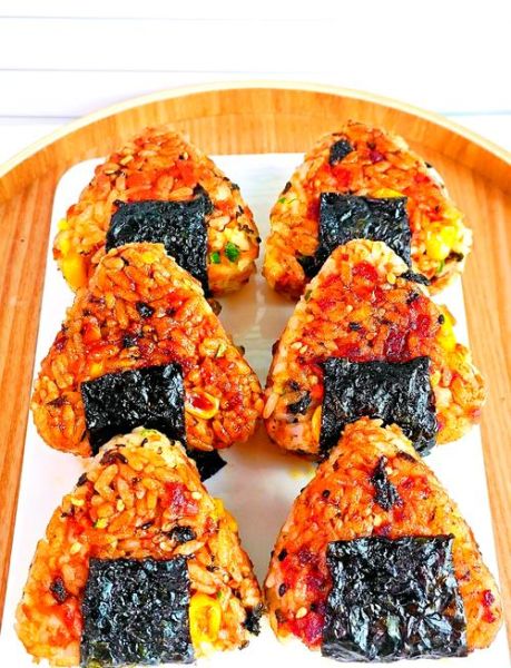 简易饭团怎么做_饭团用剩米饭可以吗-第3张图片-山城妙识