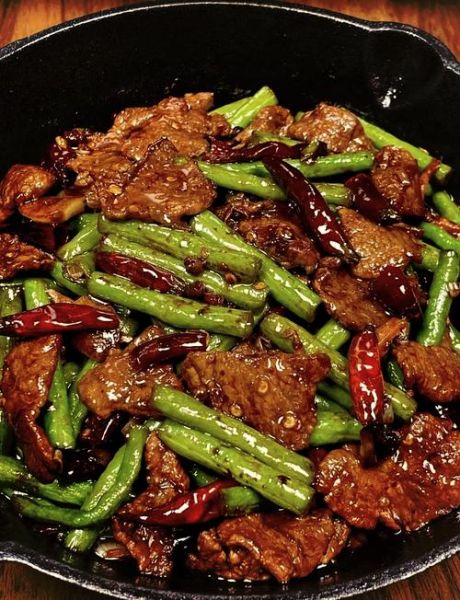 家常豆角炒肉怎么做_豆角炒肉先炒豆角还是先炒肉-第1张图片-山城妙识