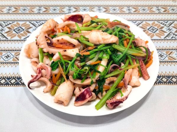 鱿鱼炒洋葱怎么炒才嫩_鱿鱼炒洋葱要不要焯水-第2张图片-山城妙识 鱿鱼炒洋葱怎么炒才嫩_鱿鱼炒洋葱要不要焯水-第2张图片-山城妙识