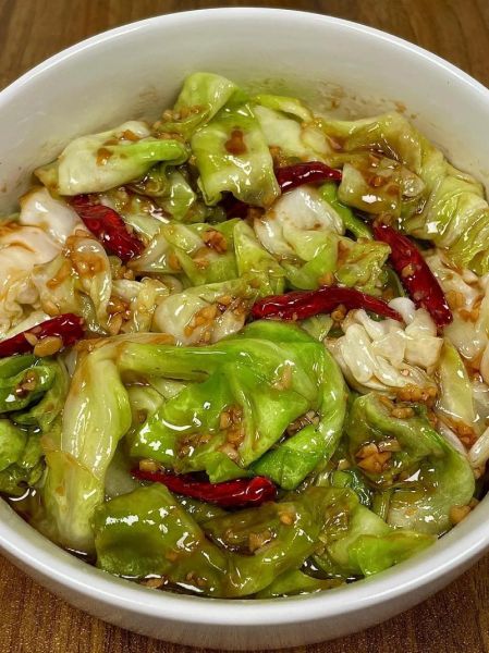 手撕包菜怎么做才好吃_手撕包菜的家常做法窍门-第1张图片-山城妙识