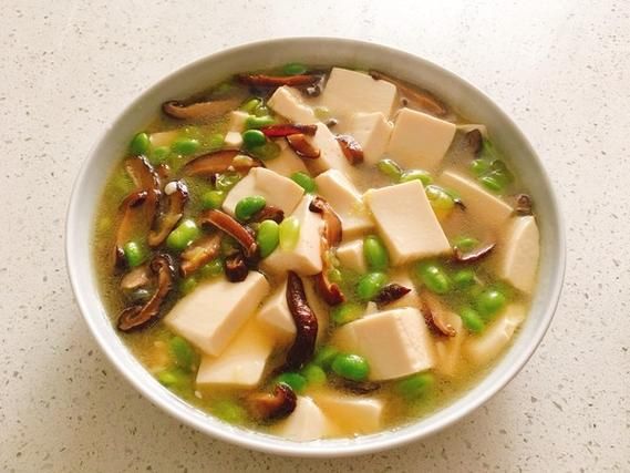 豆腐香菇汤的做法_豆腐香菇汤的营养价值-第1张图片-山城妙识