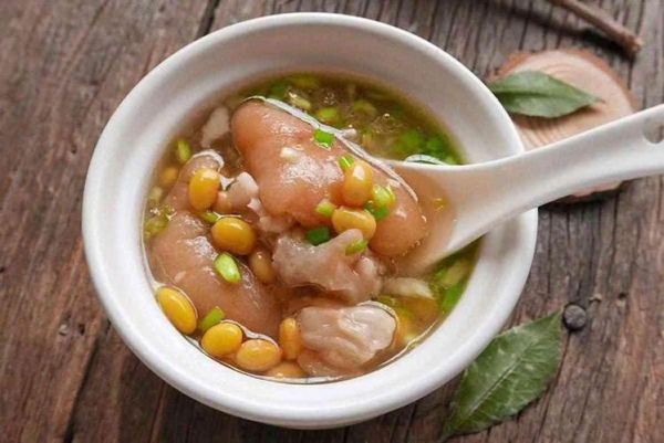 猪蹄炖黄豆产妇能吃吗_下奶效果好吗-第3张图片-山城妙识