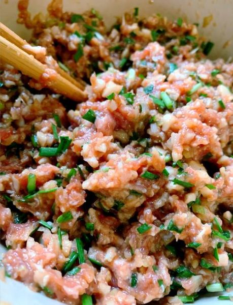 莲藕馅饺子怎么做_莲藕饺子馅怎么调才好吃-第1张图片-山城妙识