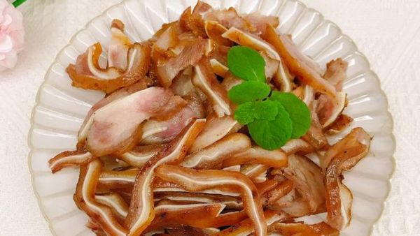 卤猪耳朵怎么做_卤猪耳朵的做法步骤-第1张图片-山城妙识 卤猪耳朵怎么做_卤猪耳朵的做法步骤-第1张图片-山城妙识