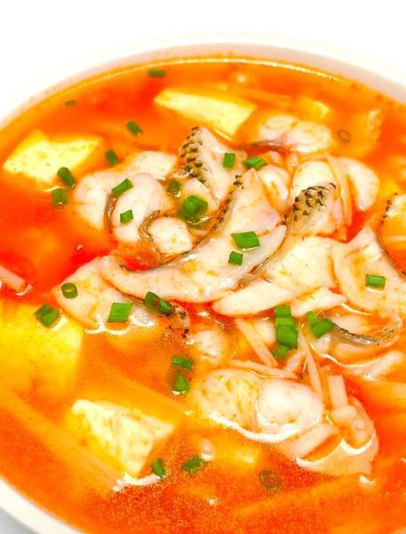 酸辣鲈鱼汤怎么做_鲈鱼去腥技巧-第1张图片-山城妙识 酸辣鲈鱼汤怎么做_鲈鱼去腥技巧-第1张图片-山城妙识