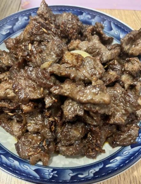 孜然肉片怎么做_东北孜然肉片做法-第1张图片-山城妙识