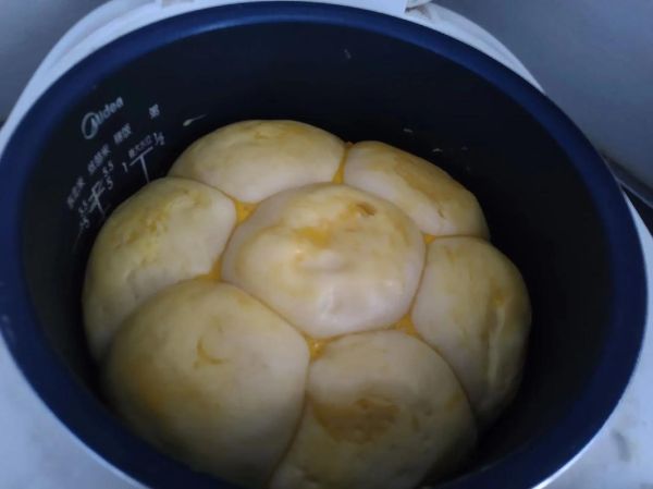 普通电饭锅怎么做面包_电饭锅面包会糊底吗-第2张图片-山城妙识