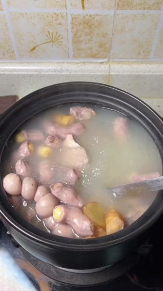 粉肠炖汤的做法大全_粉肠炖汤怎么做好吃-第2张图片-山城妙识 粉肠炖汤的做法大全_粉肠炖汤怎么做好吃-第2张图片-山城妙识