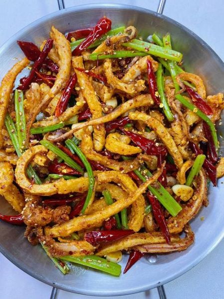 干煸鱿鱼怎么做_干煸鱿鱼用焯水吗-第1张图片-山城妙识