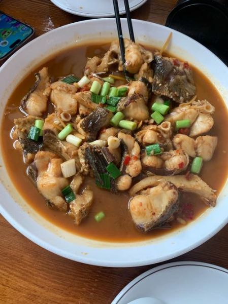 清炖鱼的家常做法步骤_清炖鱼怎么做好吃又简单-第2张图片-山城妙识