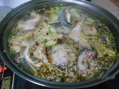 清汤鱼火锅怎么做_鱼片不碎的技巧-第1张图片-山城妙识