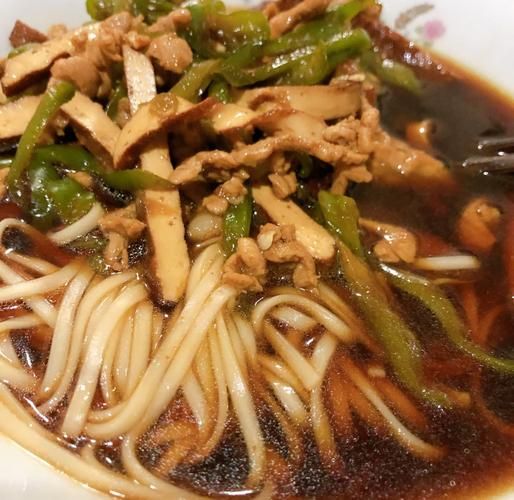 青椒肉丝面怎么做_家常青椒肉丝面做法-第2张图片-山城妙识 青椒肉丝面怎么做_家常青椒肉丝面做法-第2张图片-山城妙识