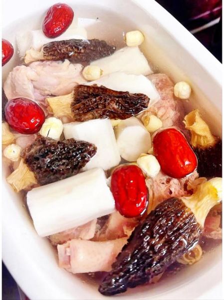 孕妇鸡汤怎么炖好喝又营养_孕妇鸡汤可以放哪些食材-第3张图片-山城妙识