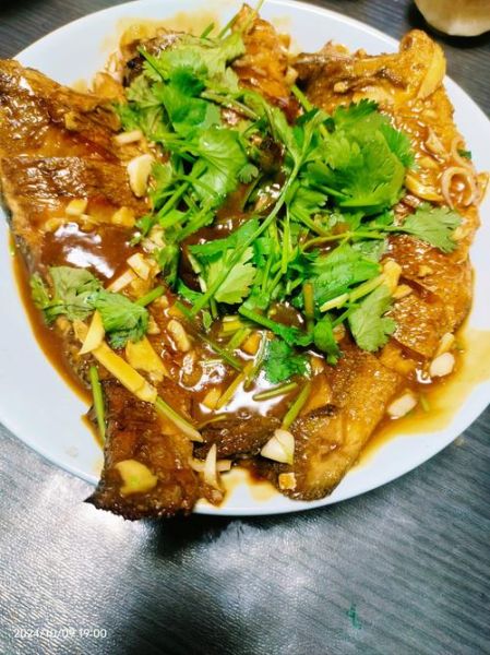 红烧鲤鱼怎么做_红烧鲤鱼视频教学-第3张图片-山城妙识