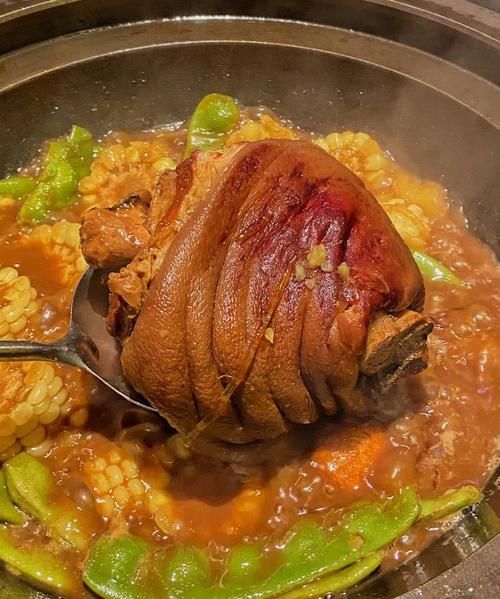 怎样煮肘子又烂又好吃_肘子软烂不柴的秘诀-第1张图片-山城妙识 怎样煮肘子又烂又好吃_肘子软烂不柴的秘诀-第1张图片-山城妙识