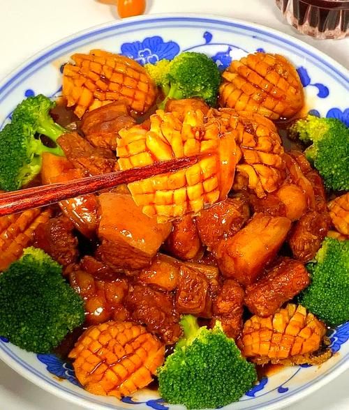 红烧鲍鱼怎么做_家常红烧鲍鱼做法视频-第1张图片-山城妙识