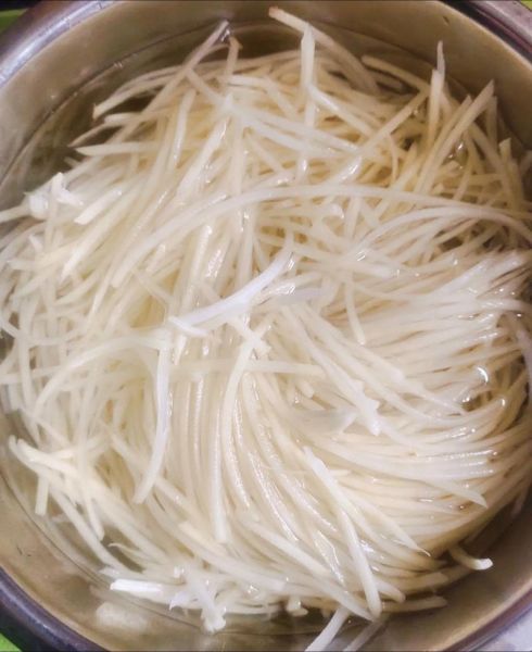 洋芋擦擦蒸多久_洋芋擦擦蒸几分钟能熟-第3张图片-山城妙识