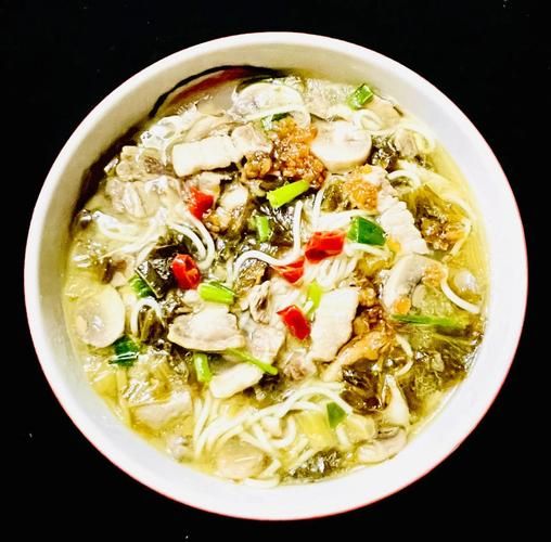 一碗雪菜肉丝面热量是多少_减肥能吃吗-第2张图片-山城妙识 一碗雪菜肉丝面热量是多少_减肥能吃吗-第2张图片-山城妙识