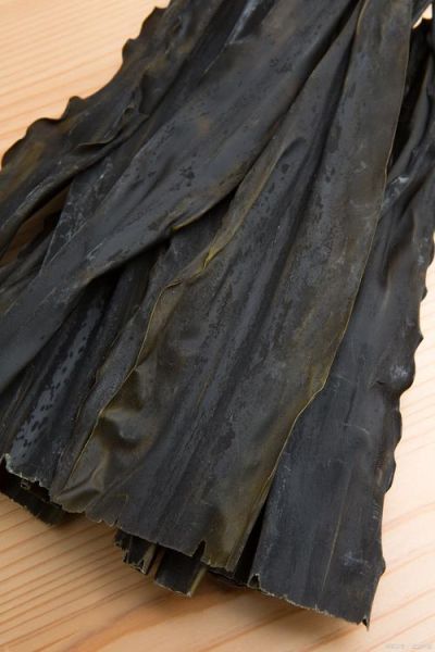 大片干海带怎么做好吃_干海带泡发多久合适-第1张图片-山城妙识