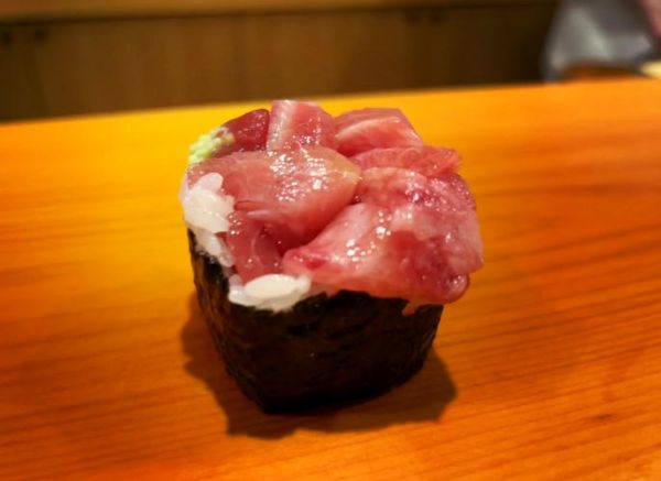 鲔鱼寿司怎么做_鲔鱼寿司热量高吗-第3张图片-山城妙识