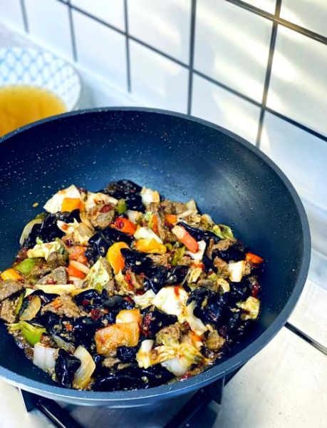 新疆过油肉怎么做_正宗做法和家常区别-第2张图片-山城妙识