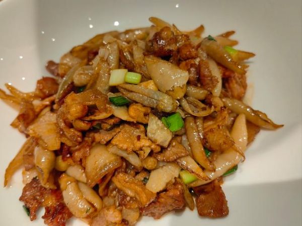 湖南白辣椒炒肉怎么做_正宗做法步骤详解-第1张图片-山城妙识