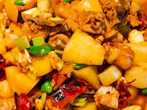 炒鸡肉放什么菜好吃_炒鸡肉搭配哪些蔬菜最香-第3张图片-山城妙识