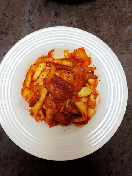 辣白菜炒五花肉怎么做_辣白菜炒五花肉用不用焯水-第2张图片-山城妙识