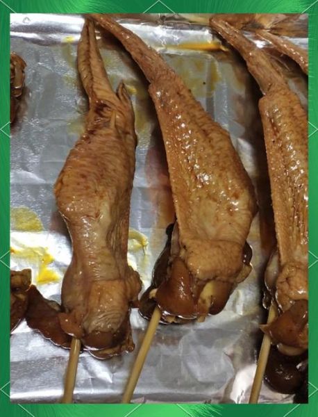 烤箱烤鸡翅用锡纸还是油纸_区别与选择-第2张图片-山城妙识 烤箱烤鸡翅用锡纸还是油纸_区别与选择-第2张图片-山城妙识